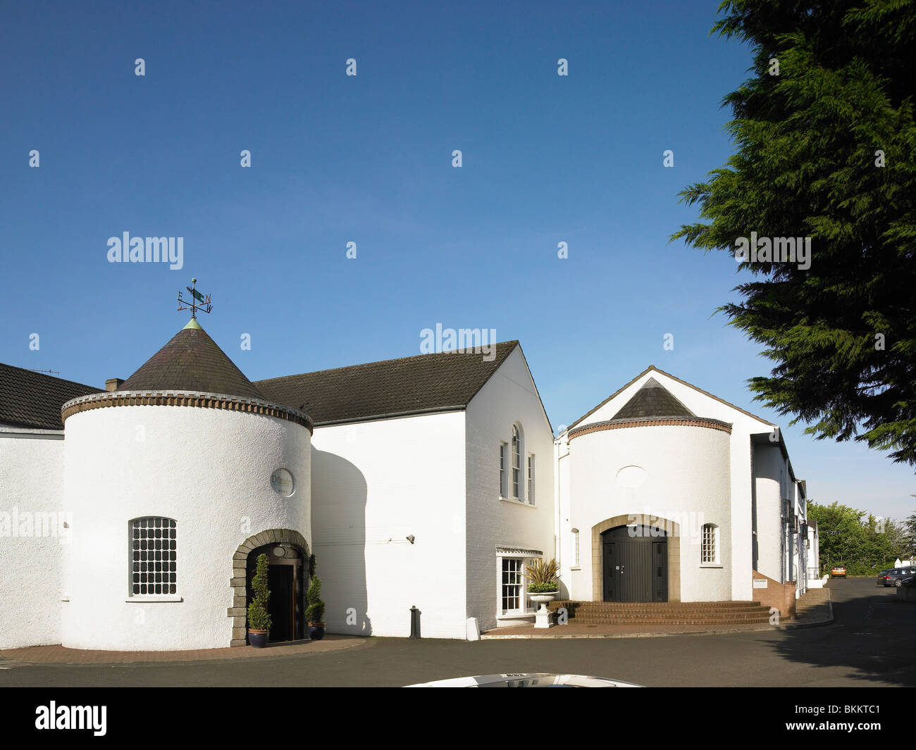 Dunadry hotel hi-res stock photography and images - Alamy