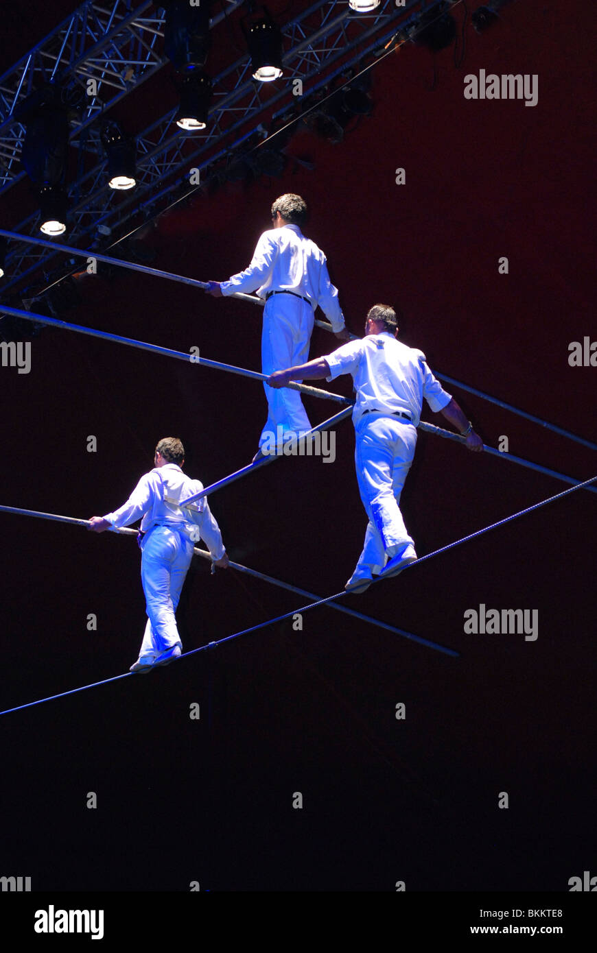 Rope acrobats hi-res stock photography and images - Alamy