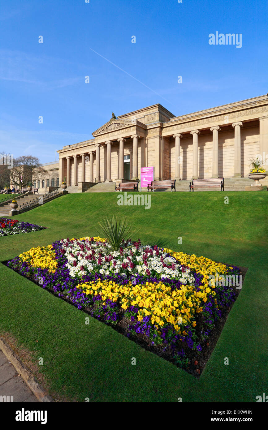 Museum building sheffield hi-res stock photography and images - Alamy
