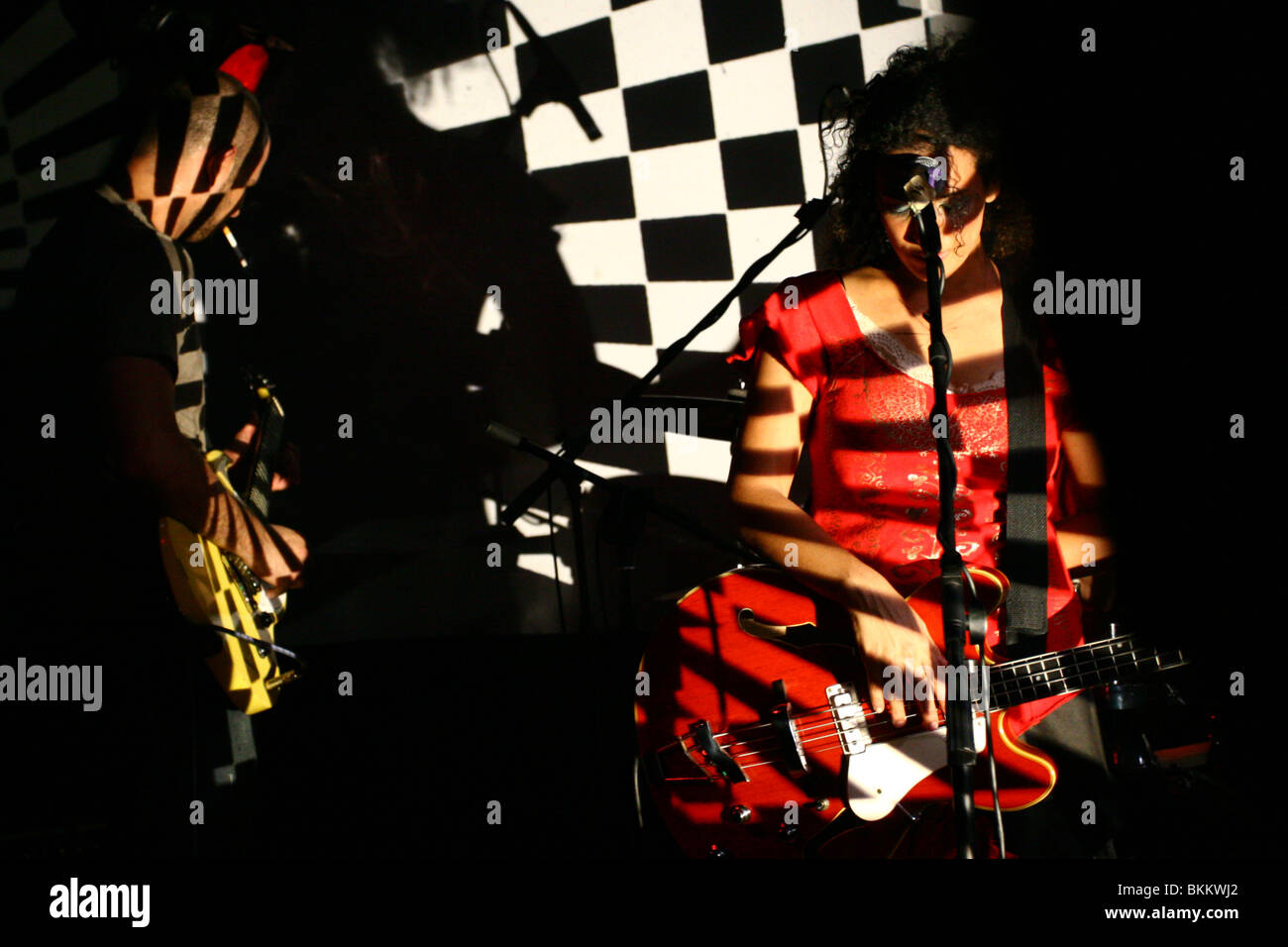 Pop singer pink hi-res stock photography and images - Alamy