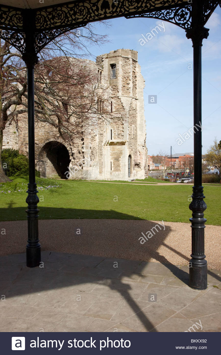 Newark Castle Gardens High Resolution Stock Photography and Images - Alamy