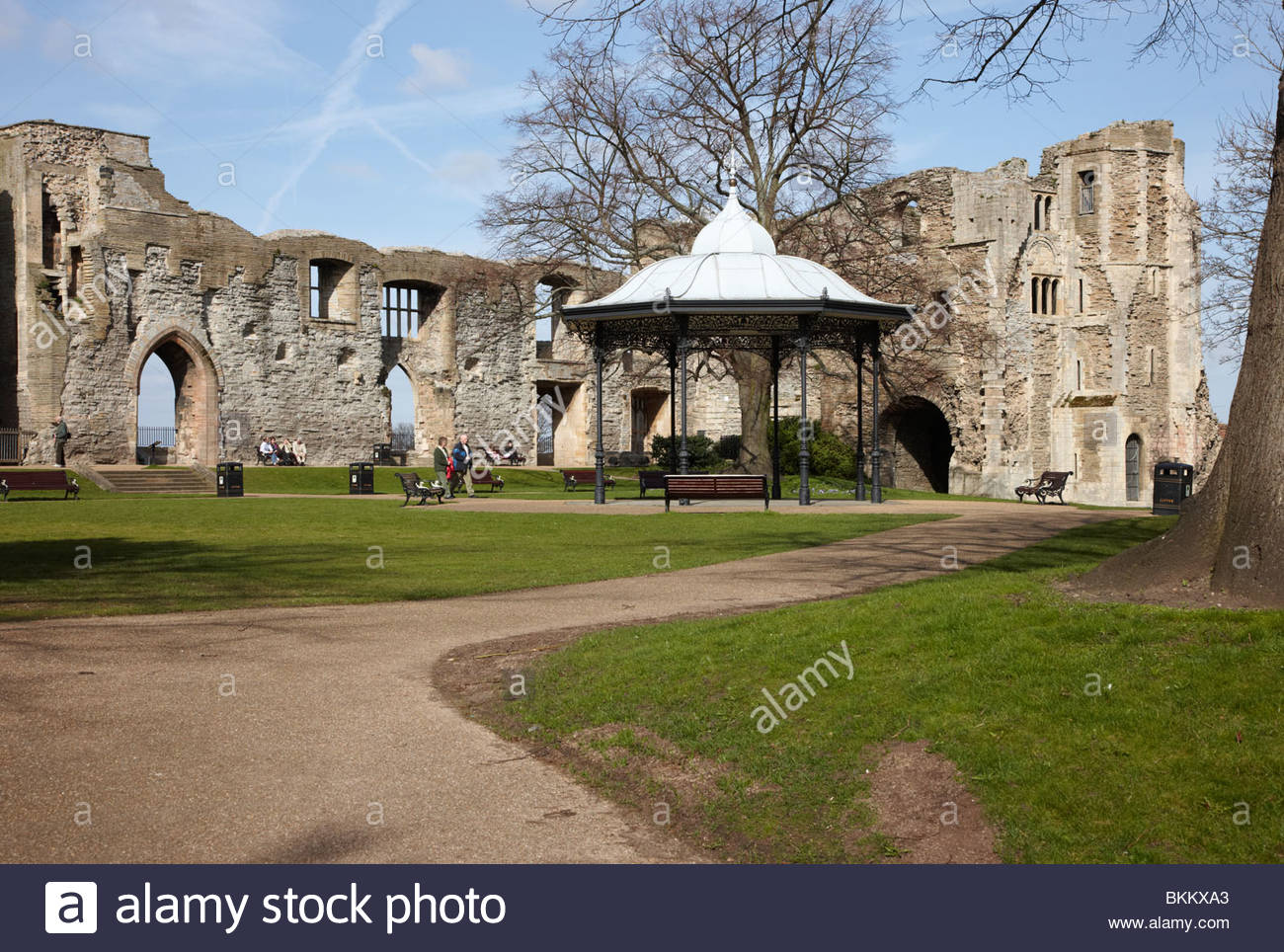 Newark Castle Gardens High Resolution Stock Photography and Images - Alamy