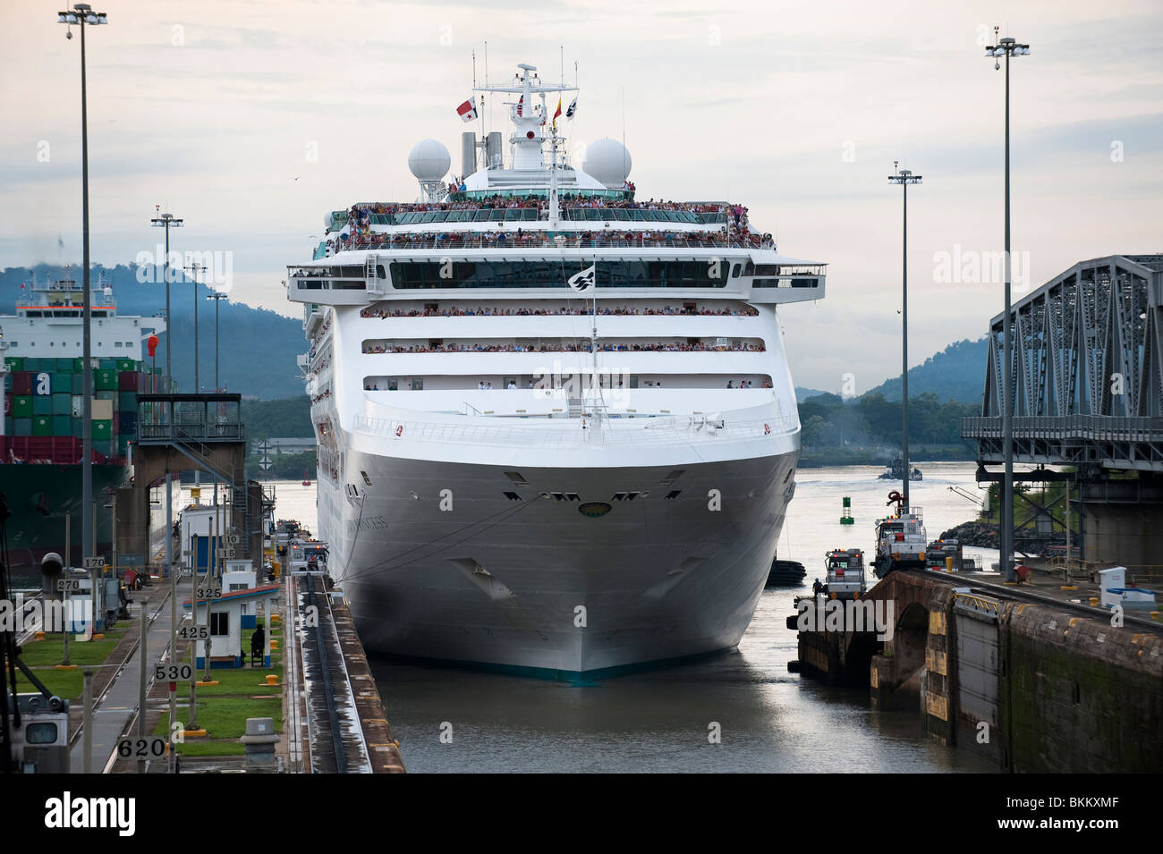 Luxury Cruise Ship Dawn Princess Transiting Miraflores Locks, Panama ...