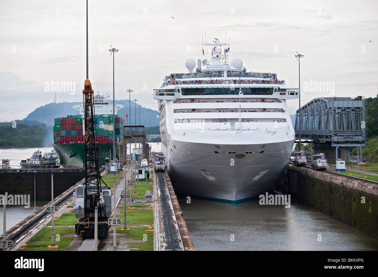 Container transiting panama canal hi-res stock photography and images ... Container transiting panama canal hi-res stock photography and images ...