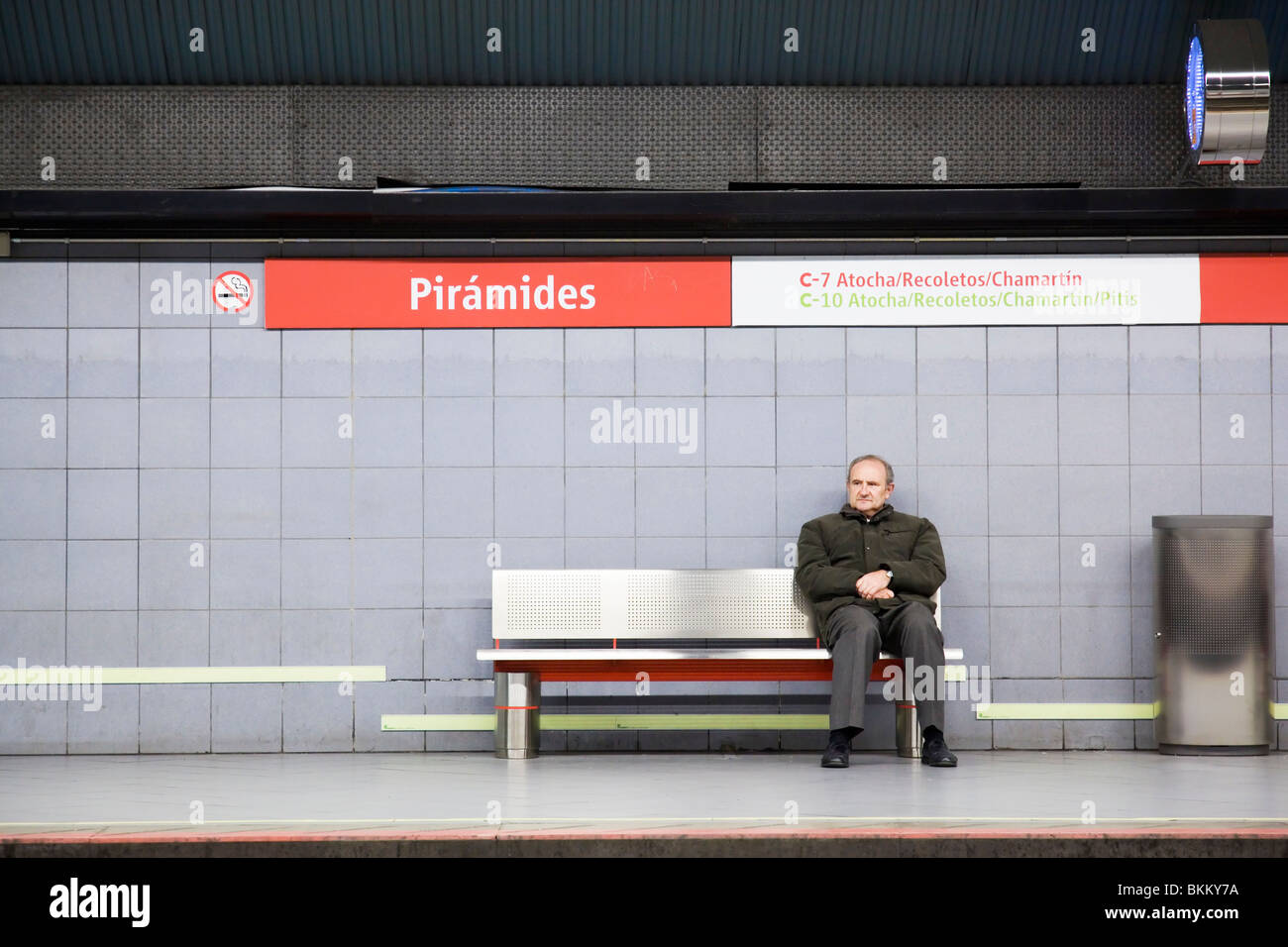 Man calm train station hi-res stock photography and images - Alamy