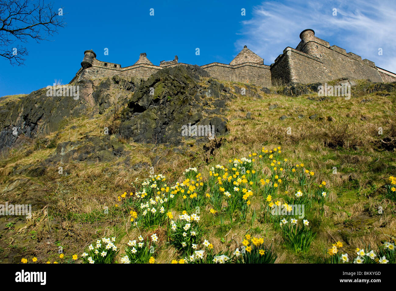 Edinburgh castle ramparts hi-res stock photography and images - Alamy