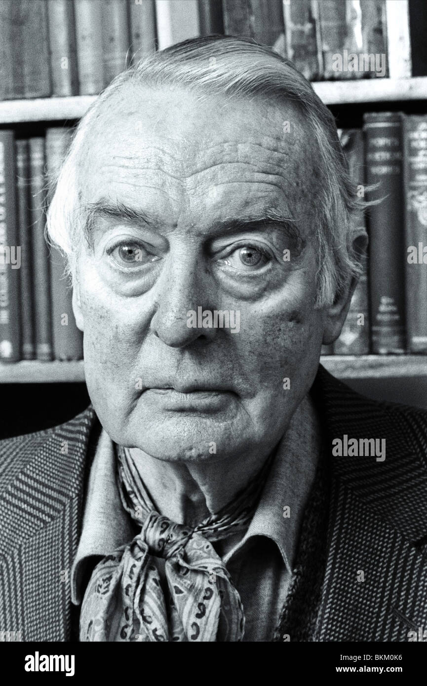 Legendary picture editor of Picture Post magazine Sir Tom Hopkinson ...