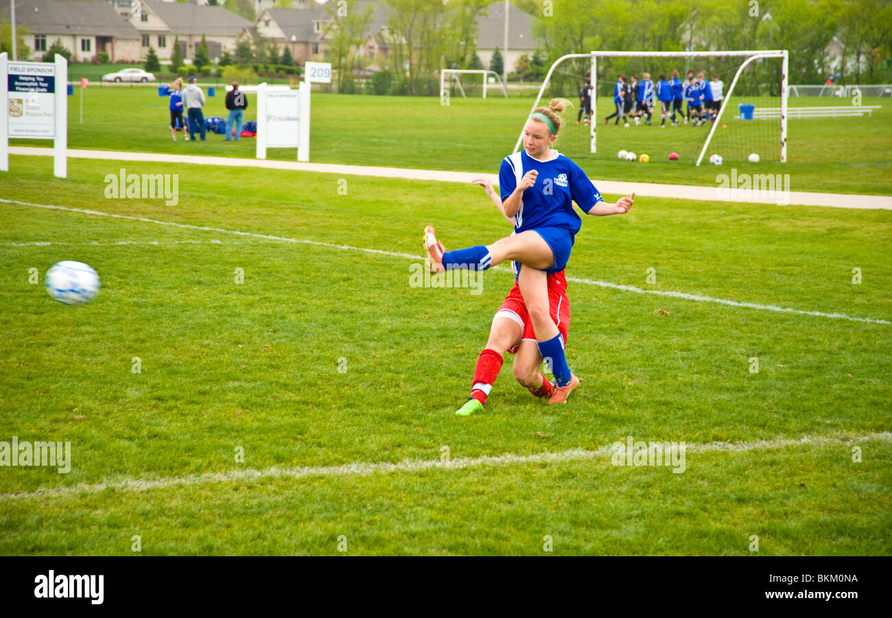 Girls soccer kick hi-res stock photography and images - Alamy