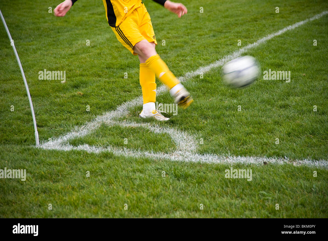 Taking corner kick hi-res stock photography and images - Alamy