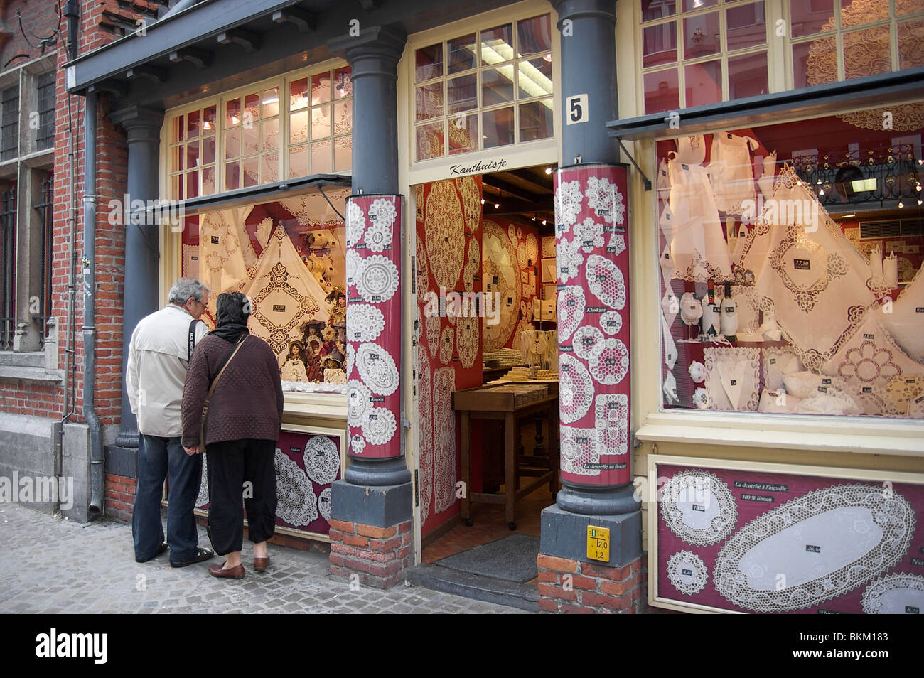 Lace shop bruges belgium europe hi-res stock photography and images - Alamy