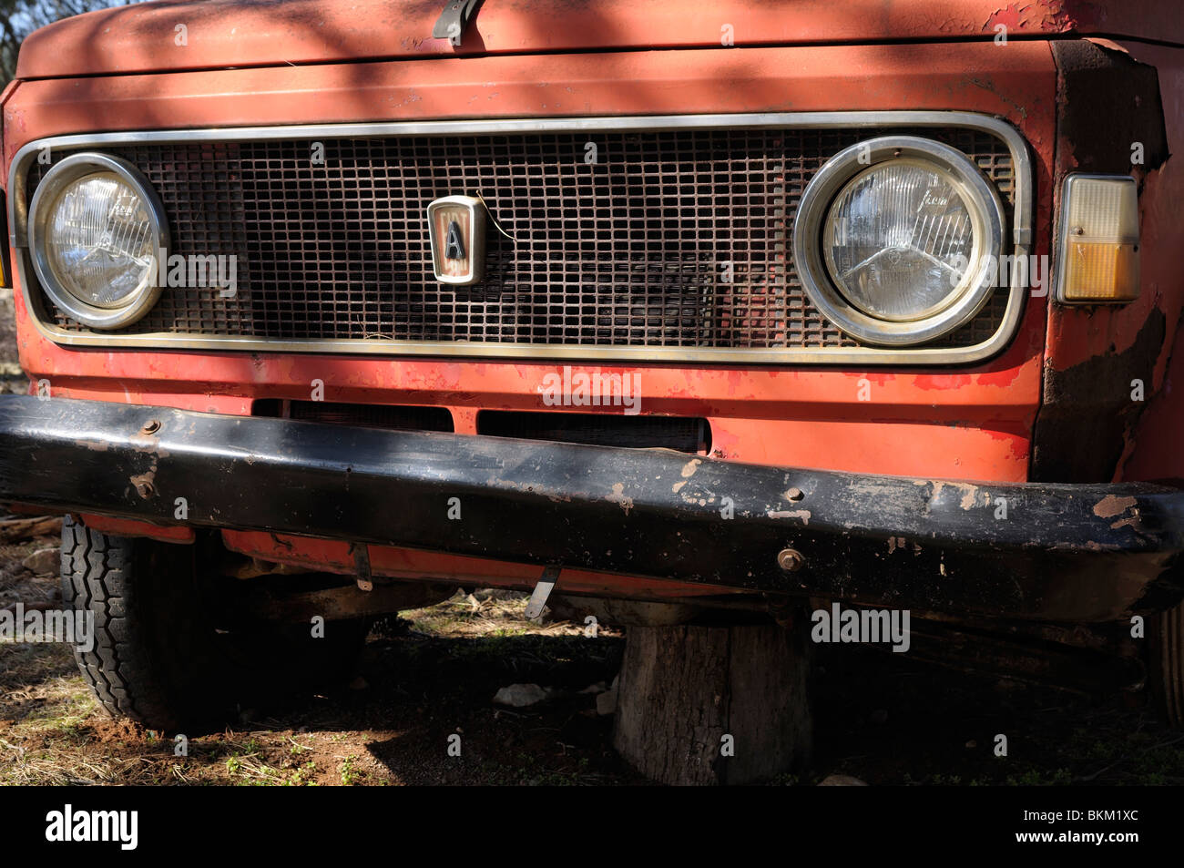 Radiator grill of old car hi-res stock photography and images - Alamy
