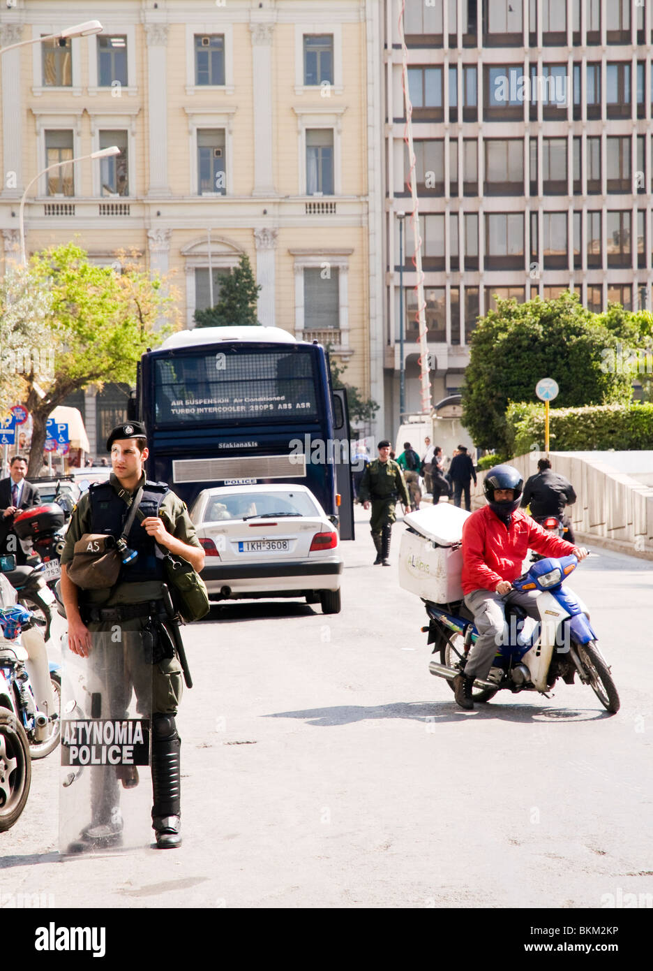 Riot policeman hi-res stock photography and images - Alamy