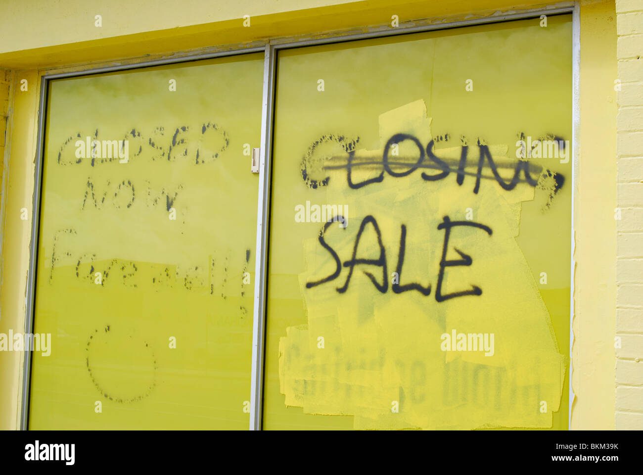 Closed down shops hi-res stock photography and images - Alamy