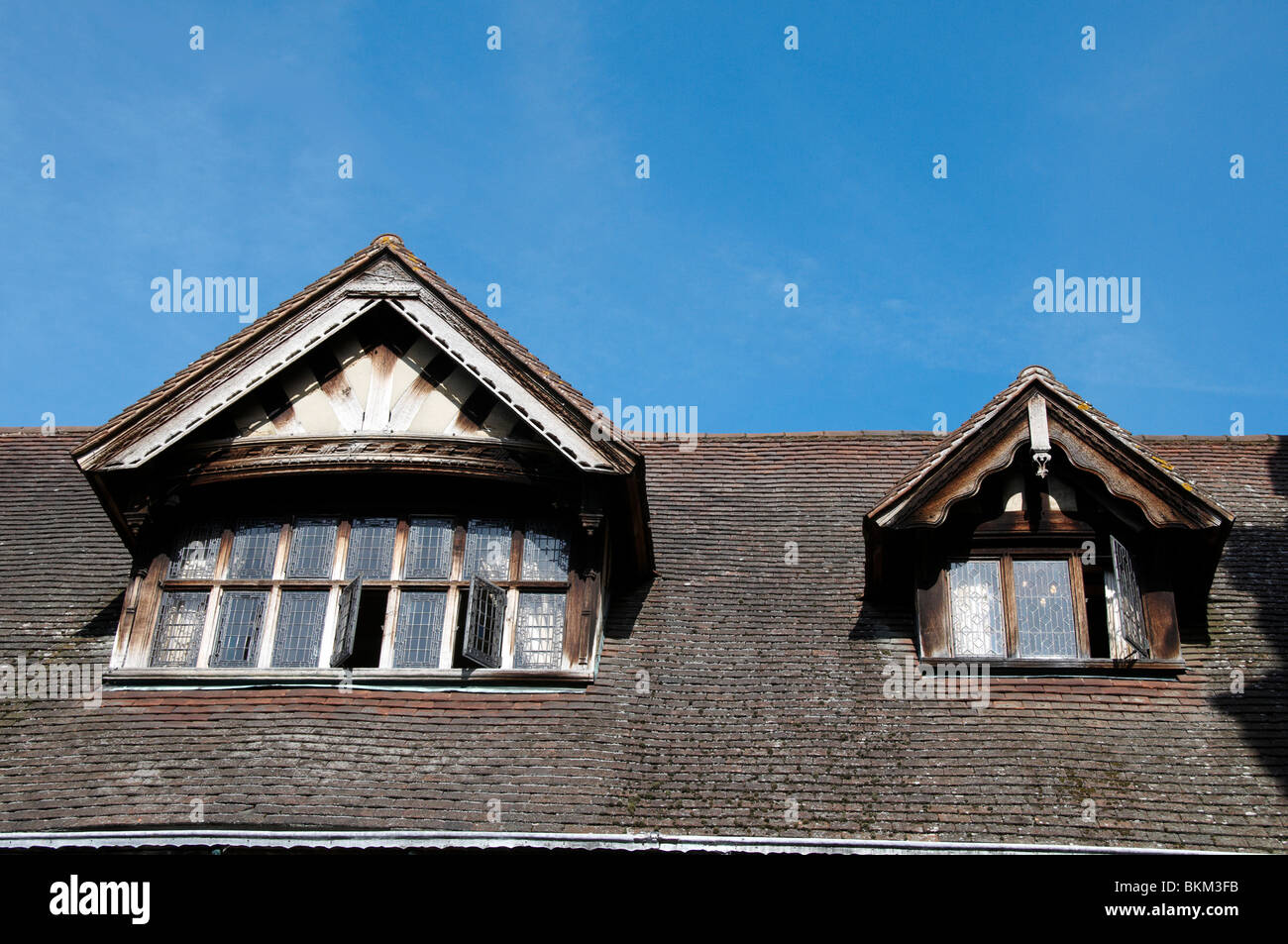 Tudor roof hi-res stock photography and images - Alamy