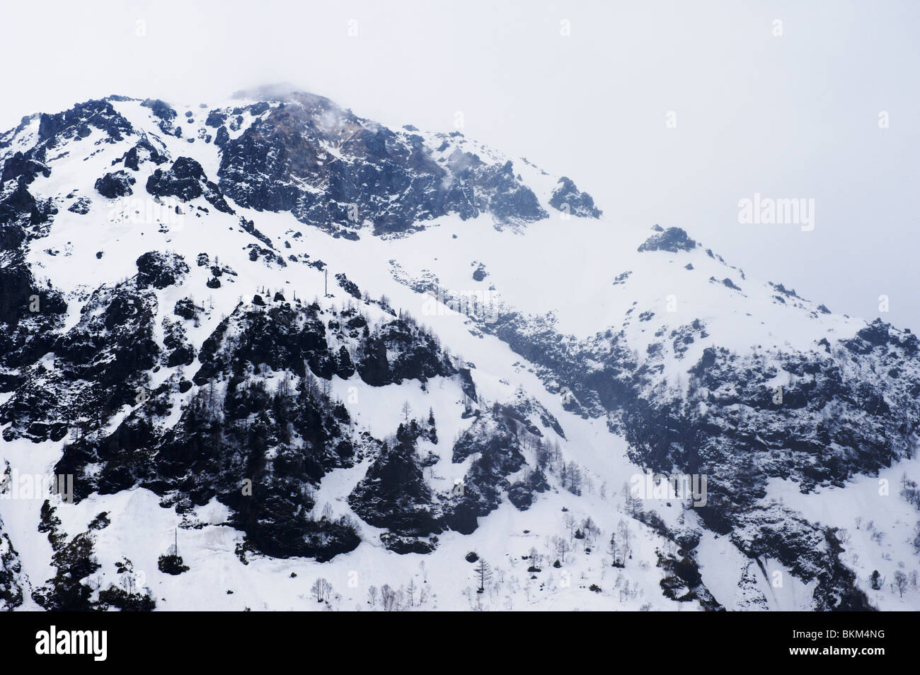 Yakedake -- the most active volcano in Japan's northern Alps -- in ...