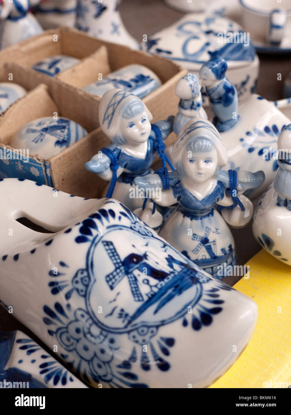 Dutch porcelain hi-res stock photography and images - Alamy