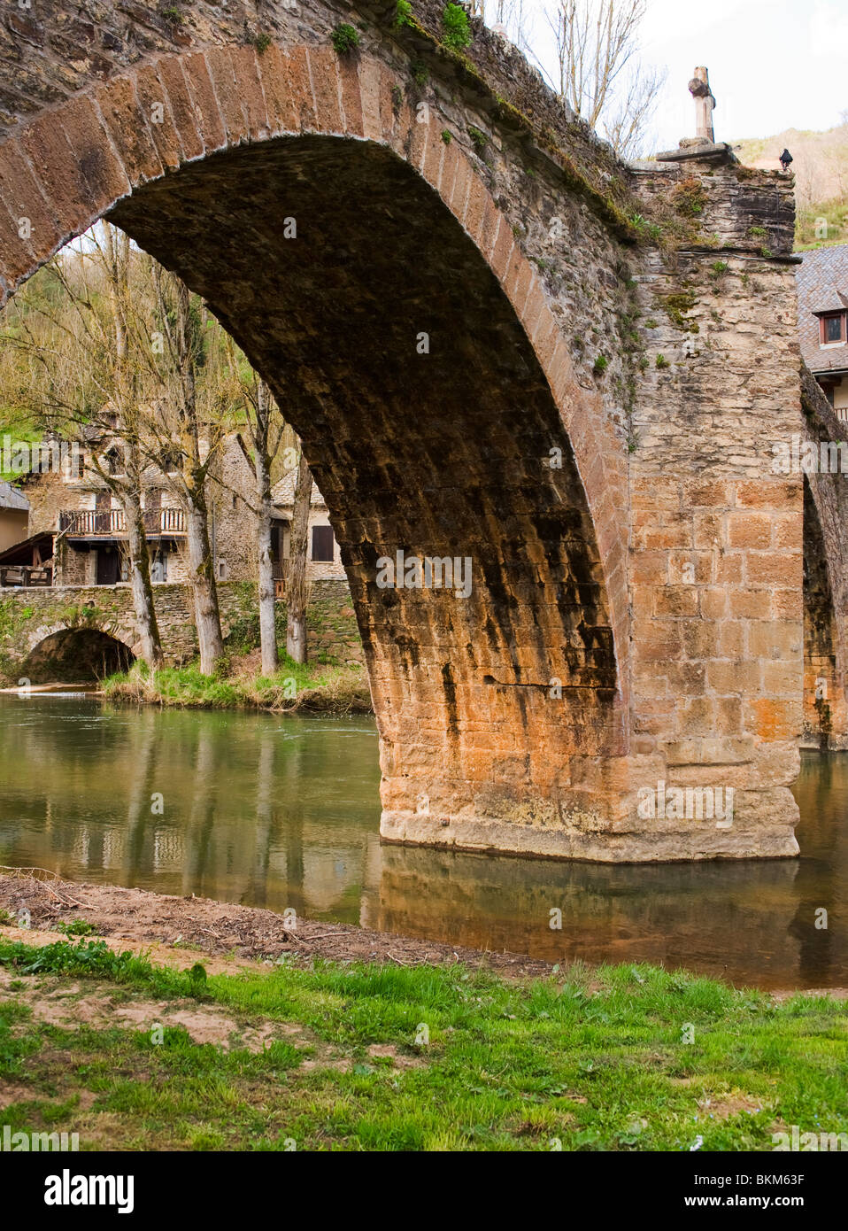 Bridge buttress hi-res stock photography and images - Alamy