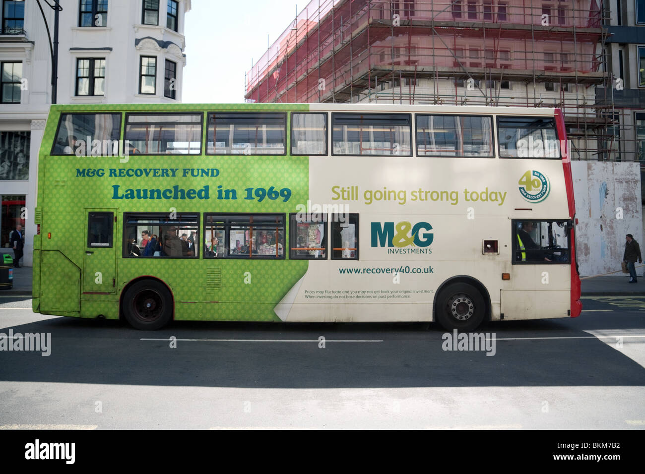 Bus advert hi-res stock photography and images - Alamy