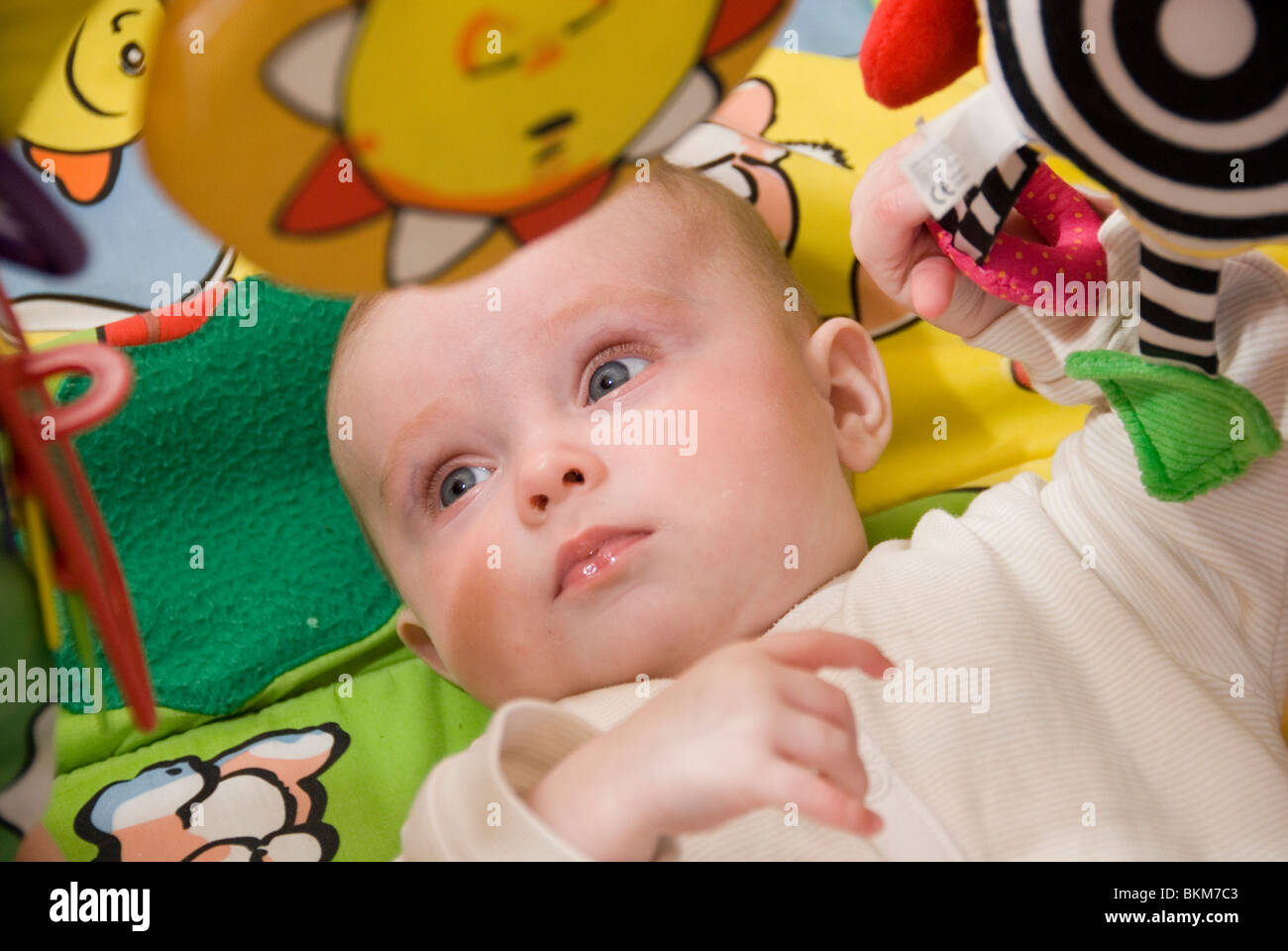Hands reaching catching hi-res stock photography and images - Alamy