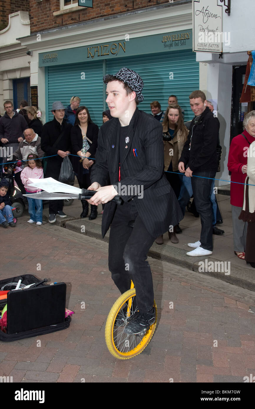 Street party happy children hi-res stock photography and images - Alamy