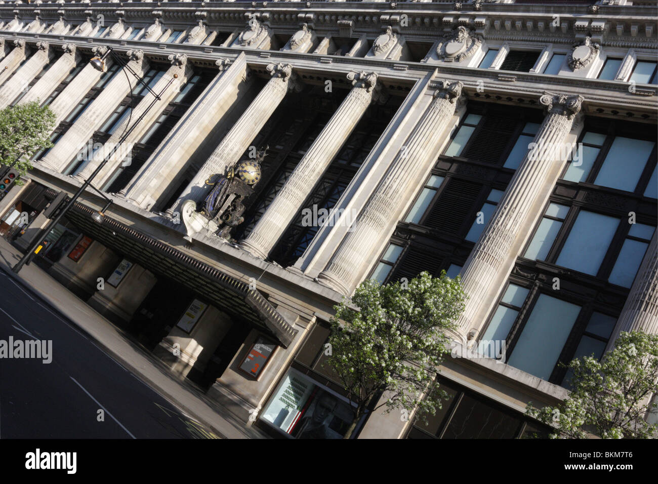 The front elevation of Selfridge's store in Oxford Street Stock Photo ...