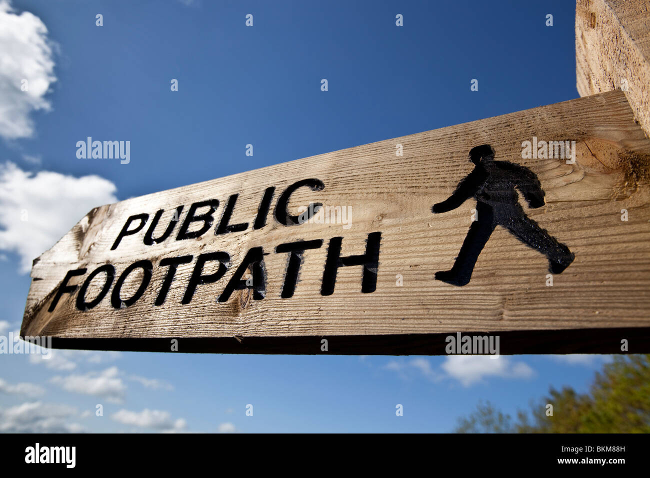 A wooden Public Footpath sign, Worcestershire, England, UK Stock Photo ...