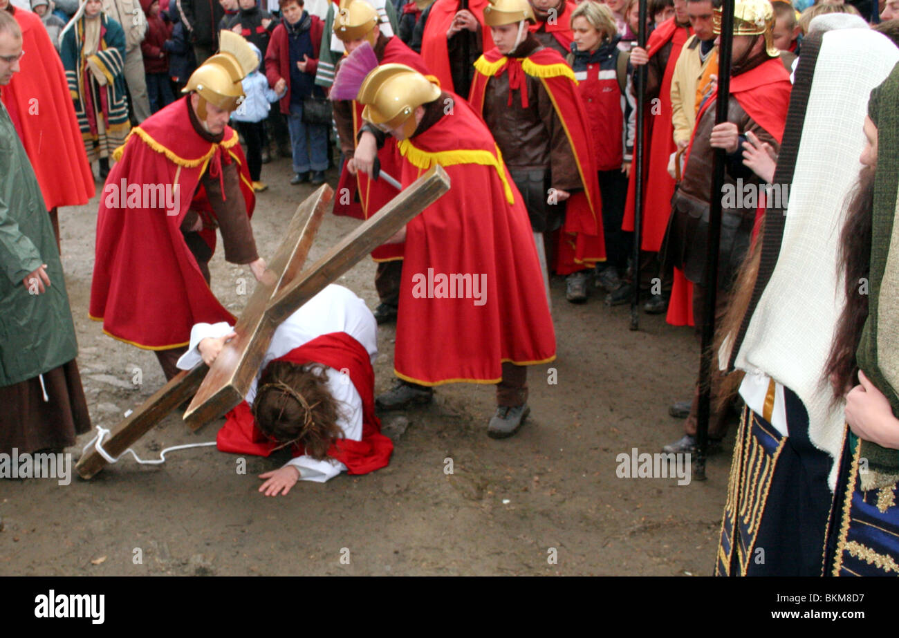 Jesus stumbles hi-res stock photography and images - Alamy