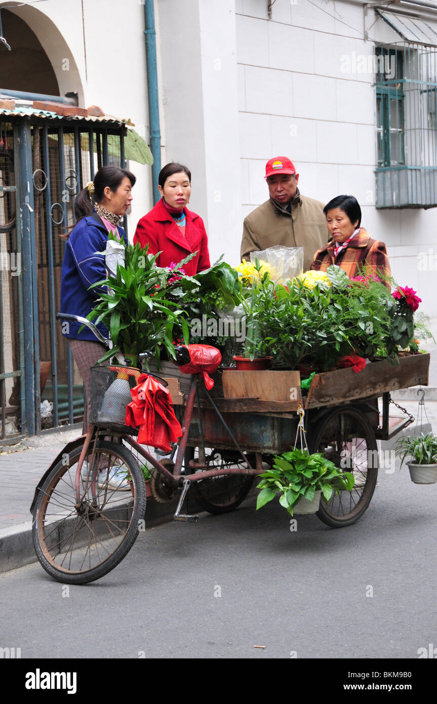Flower vendor Beijing China Stock Photo - Alamy