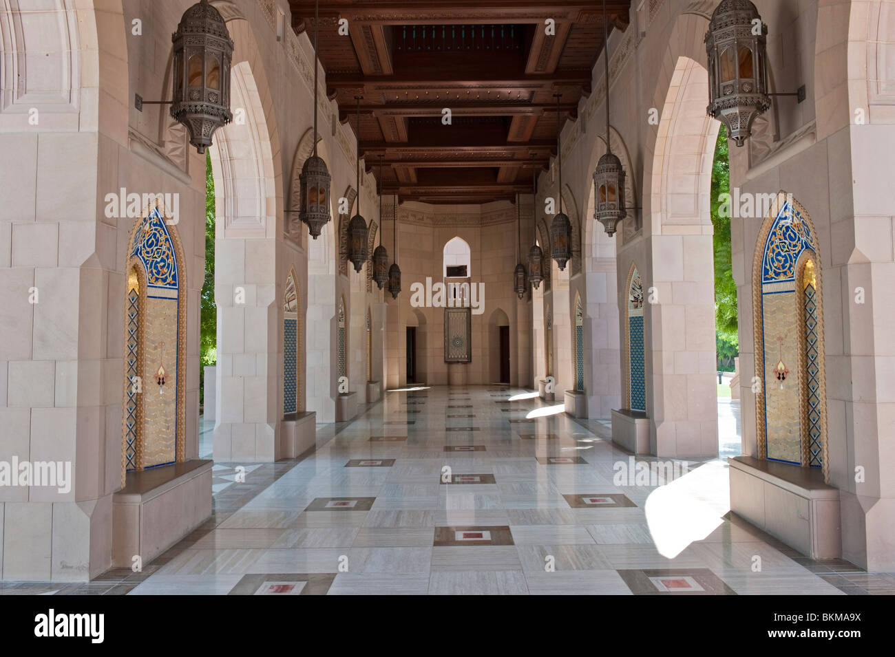The Courtyard Area in Sultan Qaboos Grand Mosque, Muscat, Oman Stock ...