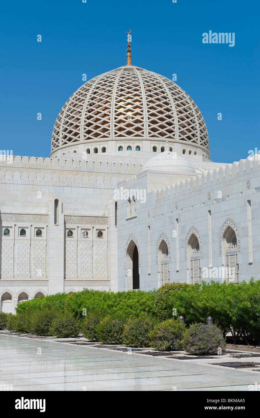 The Gilded Dome and Gardens of Sultan Qaboos Grand Mosque in Muscat ...