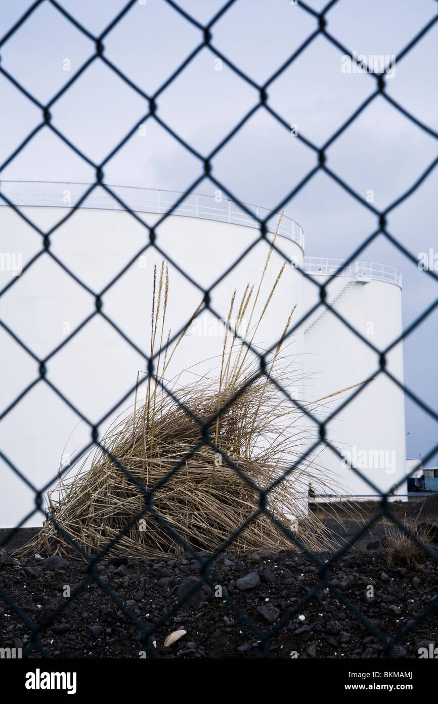Empty oil tanks hi-res stock photography and images - Alamy