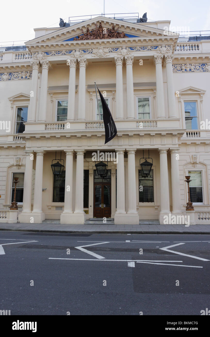 The Institute of Directors,situated at 116 Pall Mall,a fine Grade 1 ...