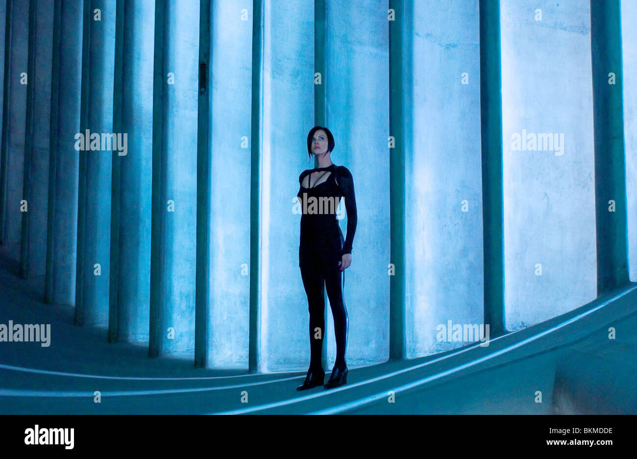 AEON FLUX (2005) CHARLIZE THERON AEON 001-20 Stock Photo - Alamy