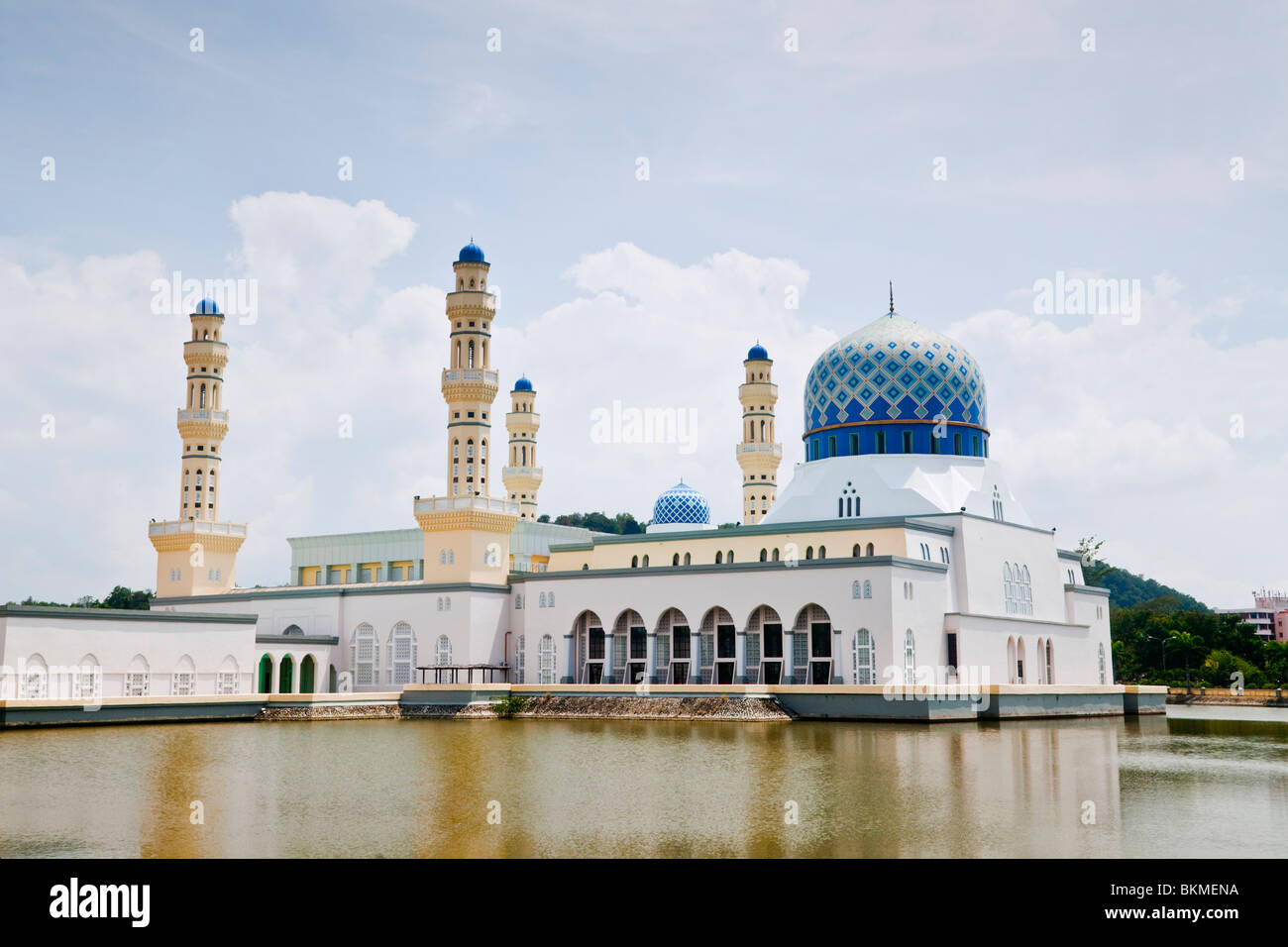 Kota Kinabalu City Mosque at Likas Bay. Kota Kinabalu, Sabah, Borneo ...
