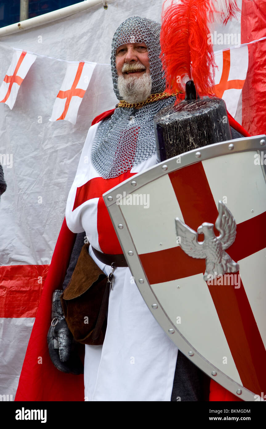 English knight chainmail hi-res stock photography and images - Alamy