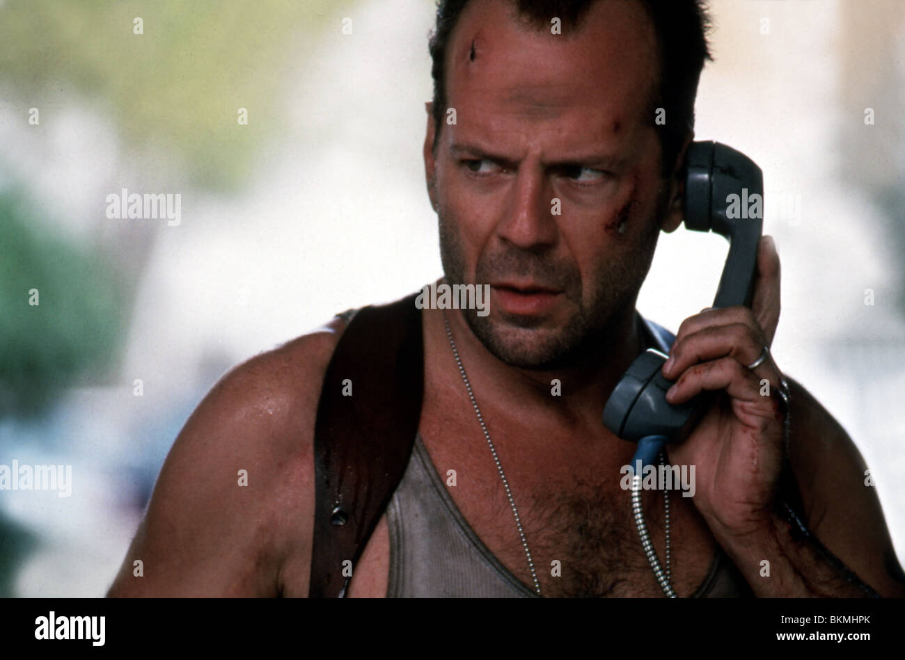 DIE HARD: WITH A VENGEANCE (1995) DIE HARD 3 (ALT) BRUCE WILLIS DHD3 002 L Stock Photo - Alamy
