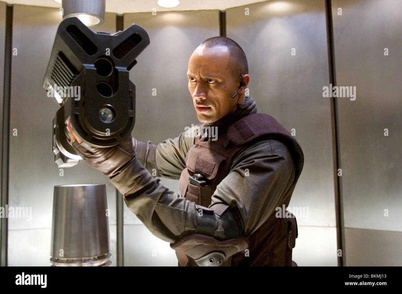 Doom 2005 dwayne johnson the rock hi-res stock photography and images ...