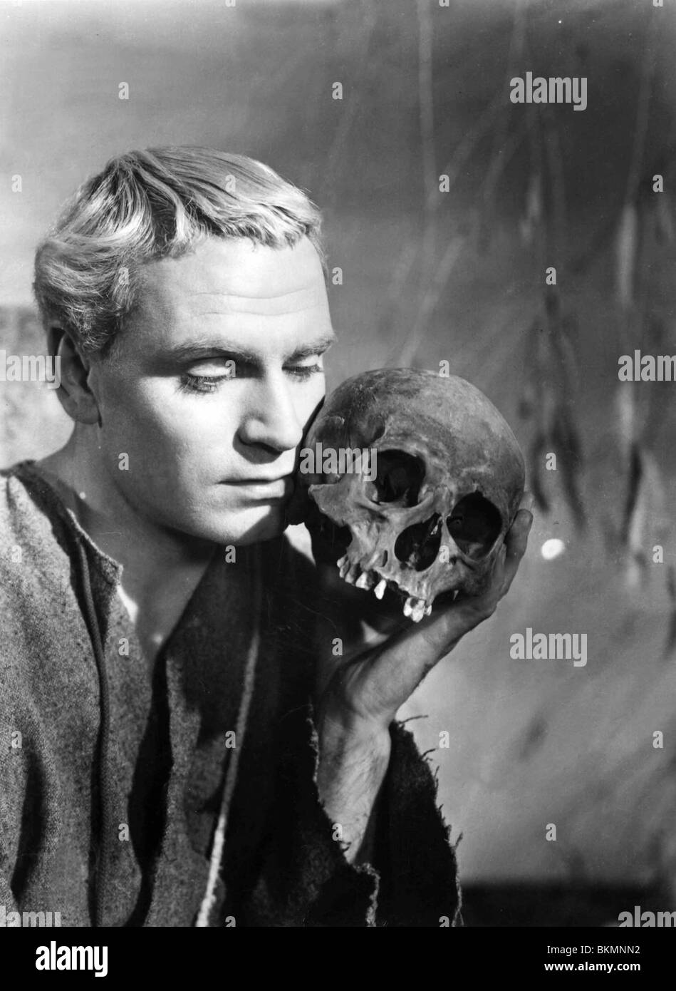 HAMLET -1948 LAURENCE OLIVIER Stock Photo - Alamy