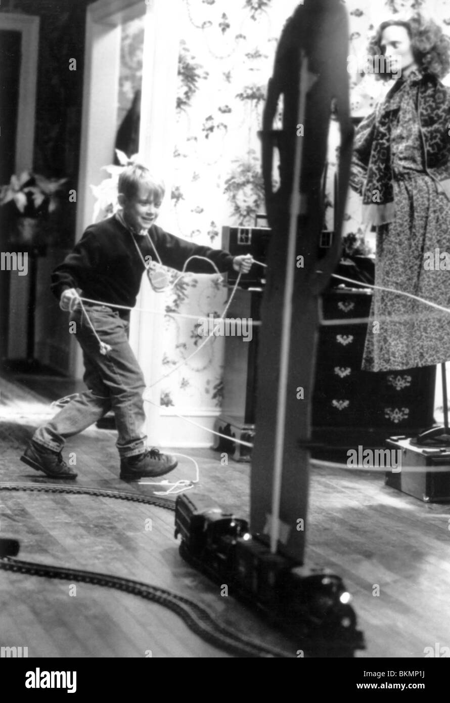 Macaulay Culkin And Michael Jackson Black Or White