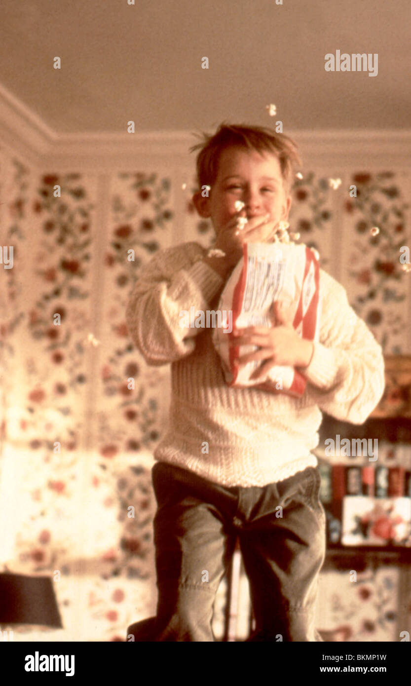 HOME ALONE -1990 MACAULAY CULKIN Stock Photo - Alamy