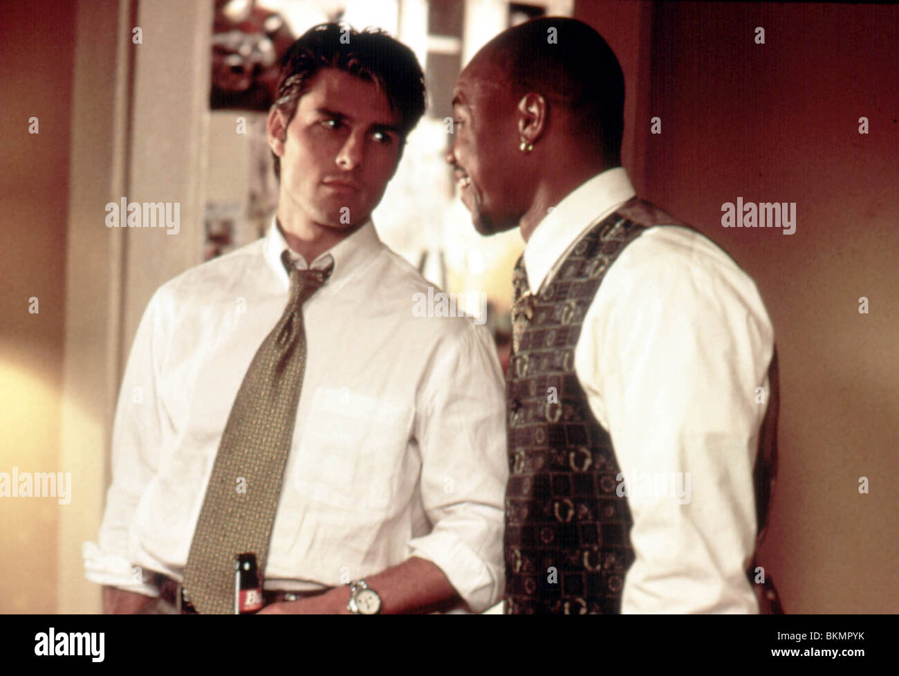 JERRY MAGUIRE (1996) TOM CRUISE, CUBA GOODING JR JEMA 137 Stock Photo ...