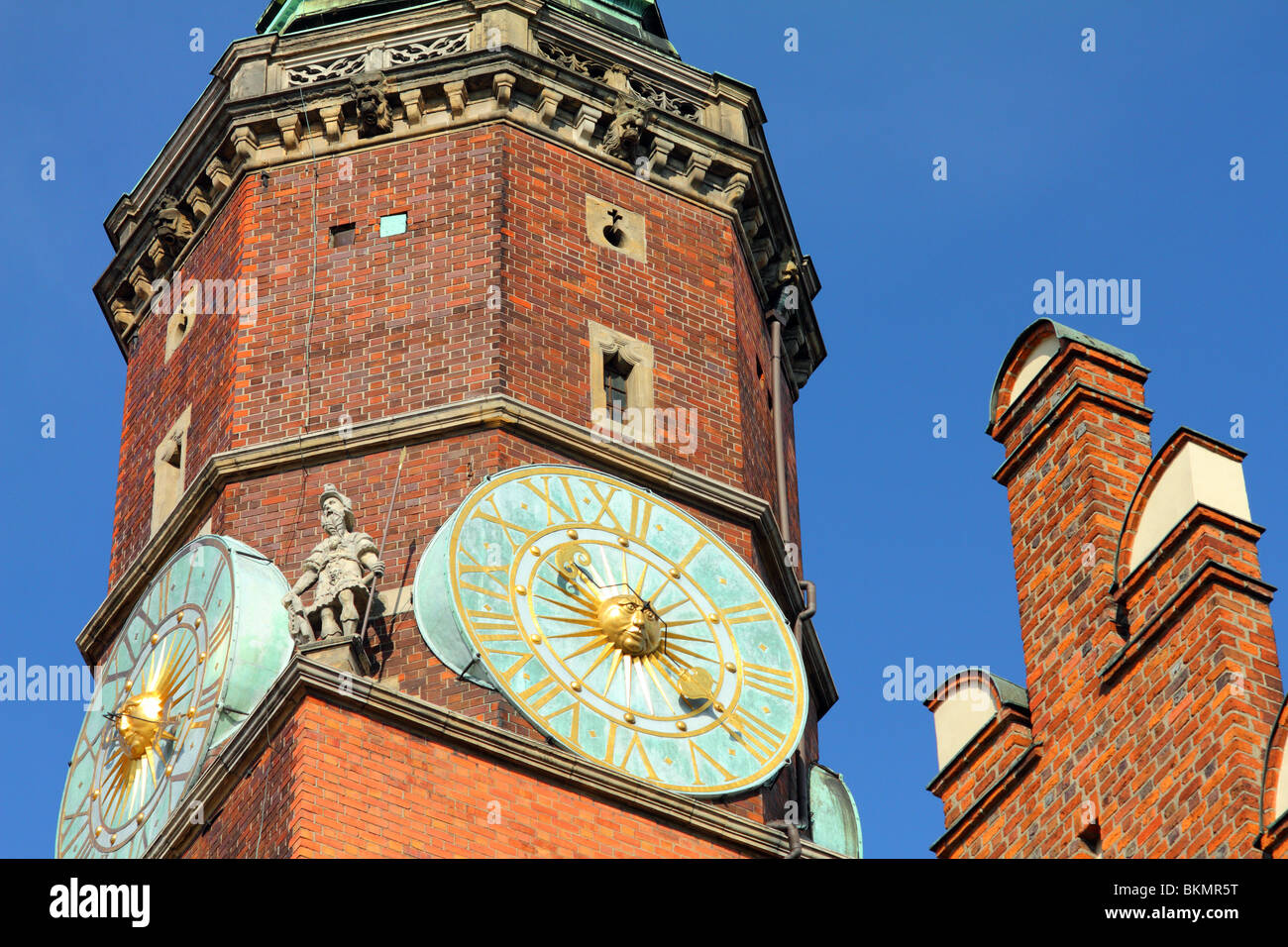 Townhall clock hi-res stock photography and images - Alamy
