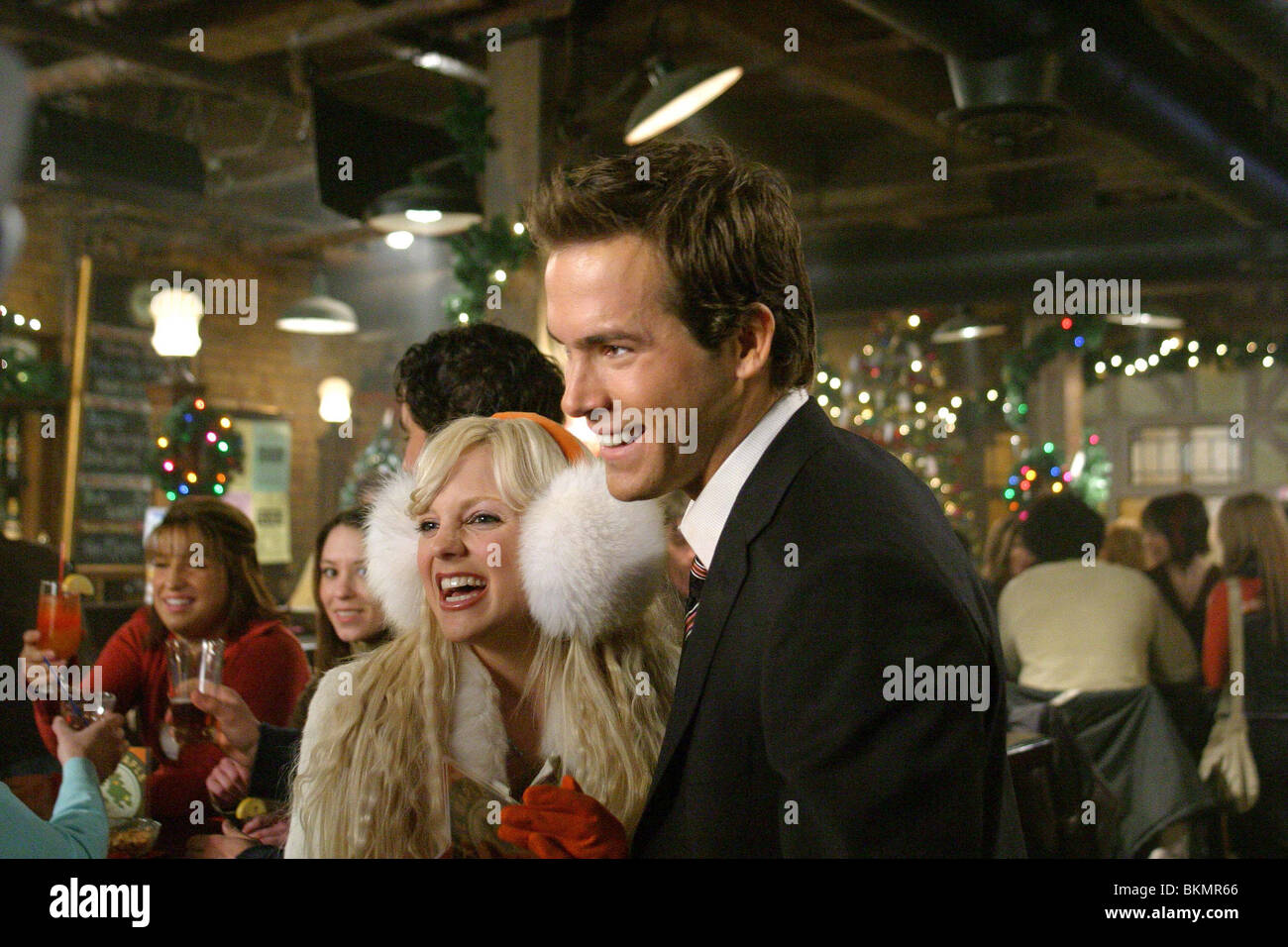 JUST FRIENDS (2005) ANNA FARIS, RYAN REYNOLDS JUSF 001-19 Stock Photo ...