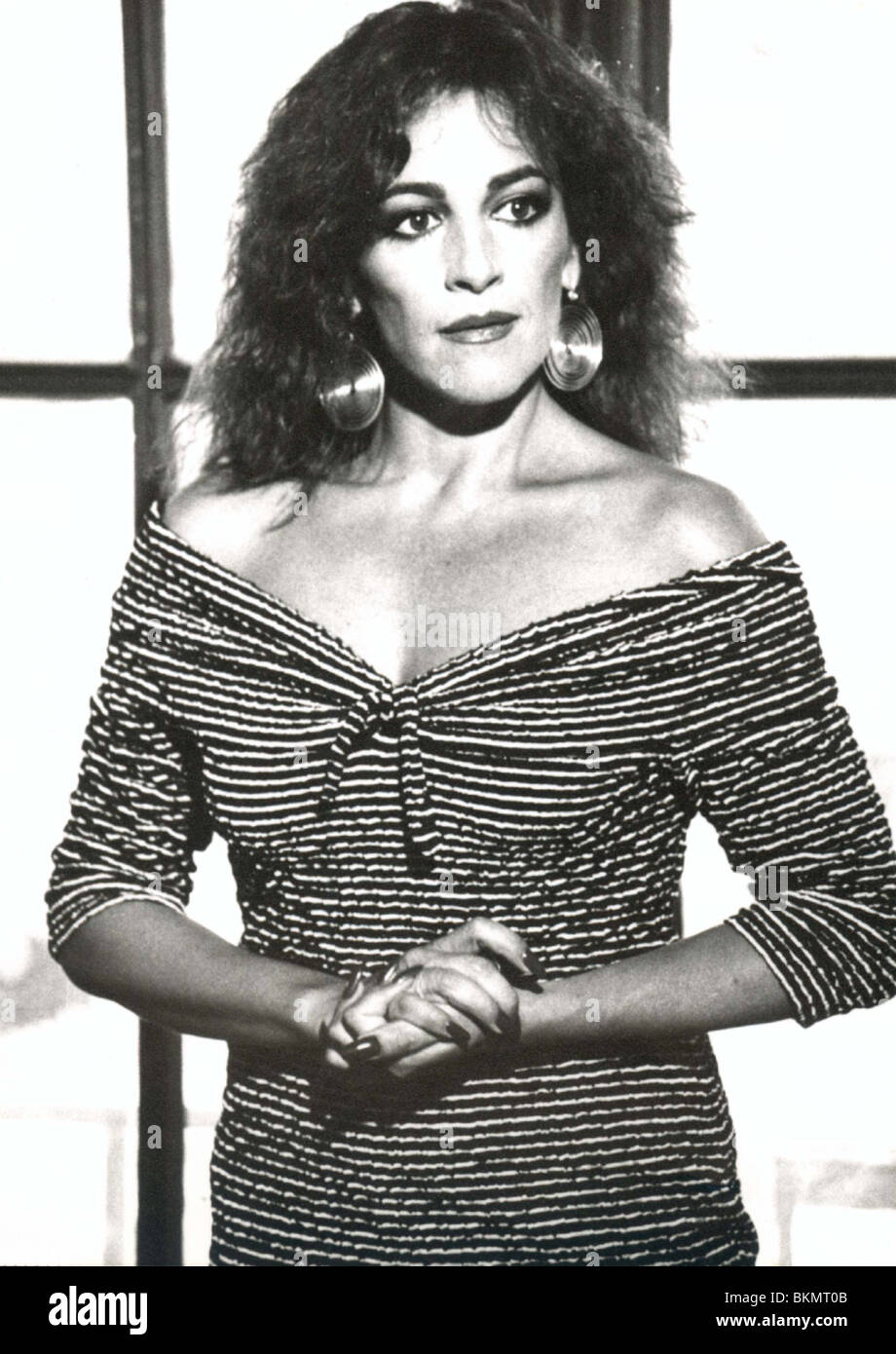 LAW OF DESIRE (1987) LA LEY DEL DESEO (ALT) CARMEN MAURA LWDS 001P ...