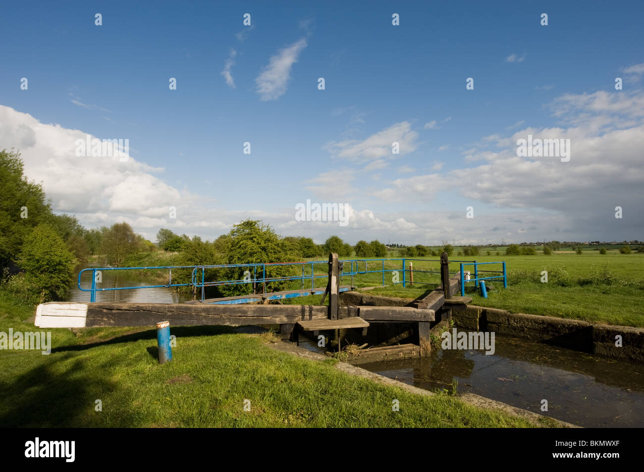 Canal road bridge underpass hi-res stock photography and images - Alamy