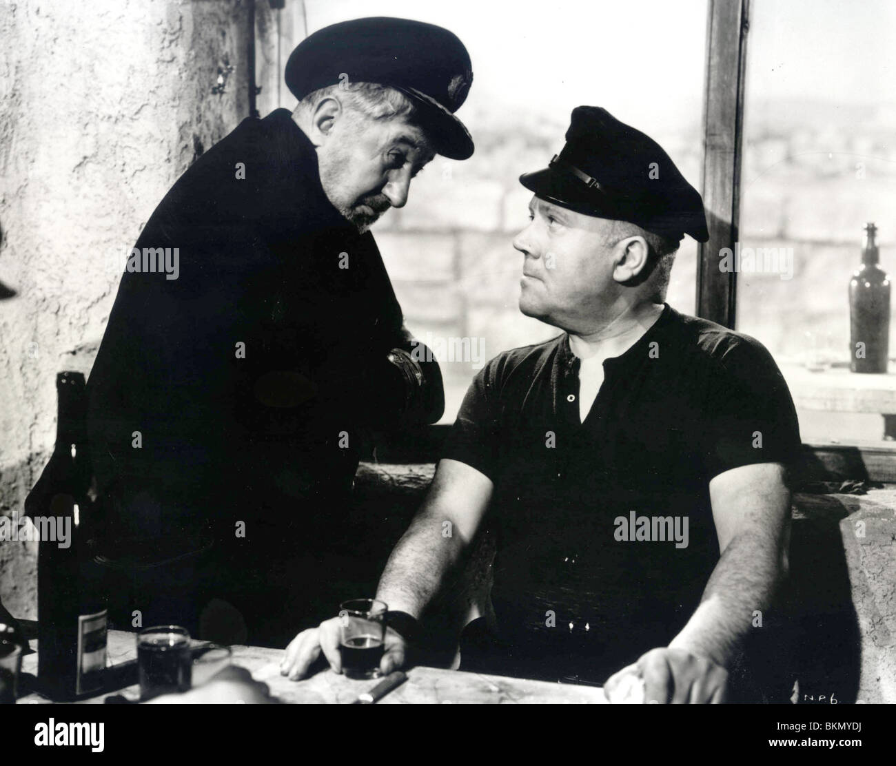 NEUTRAL PORT -1940 WILL FYFFE Stock Photo - Alamy