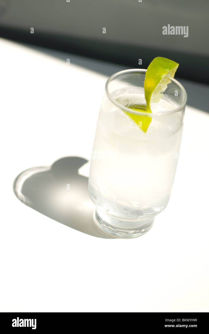 Tonic water hi-res stock photography and images - Alamy