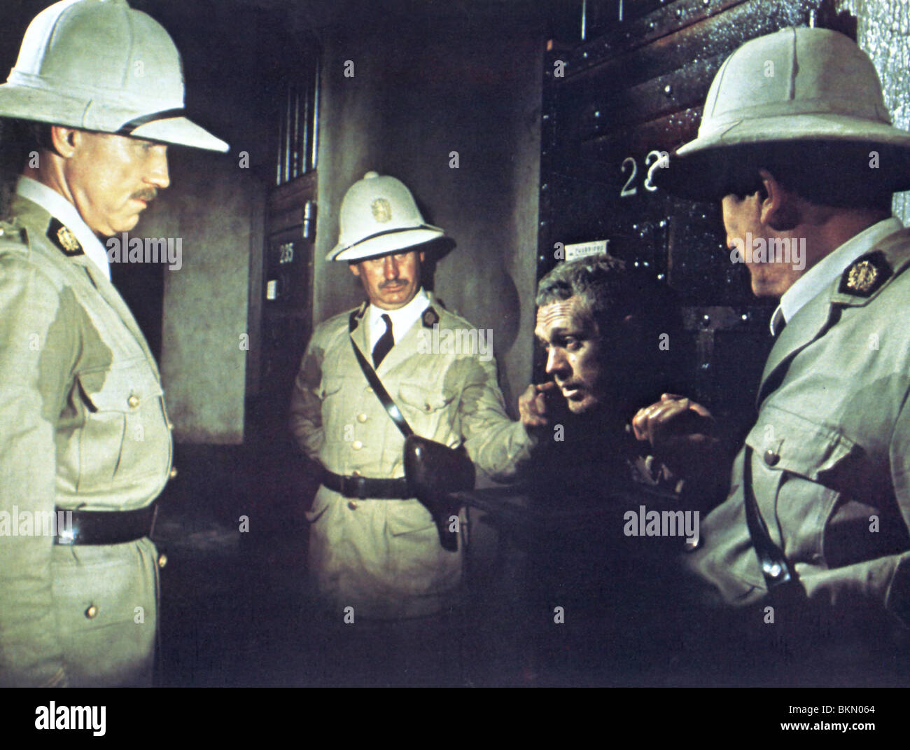 Papillon 1973 steve mcqueen hi-res stock photography and images - Alamy