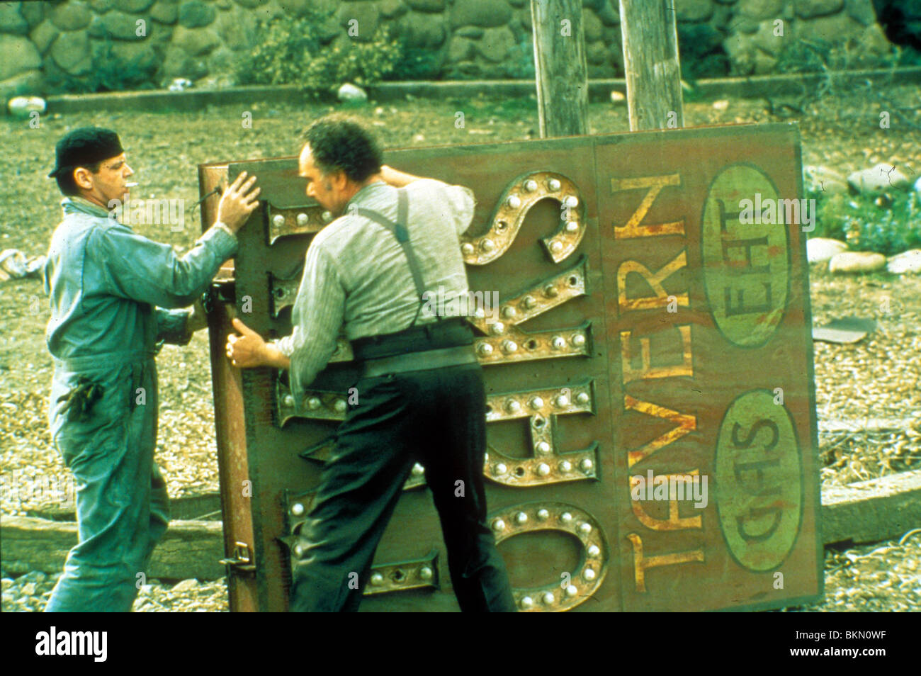 THE POSTMAN ALWAYS RINGS TWICE (1981) JACK NICHOLSON, JOHN COLICOS PRWC ...