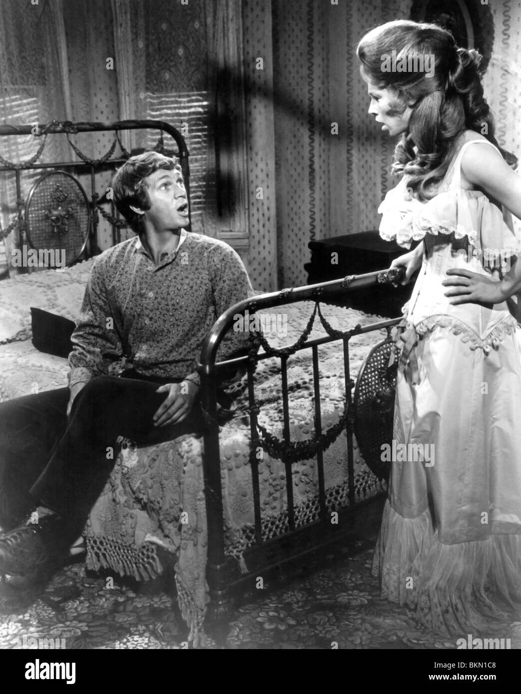 THE REIVERS (1969) STEVE McQUEEN, SHARON FARELL REI 001P Stock Photo ...